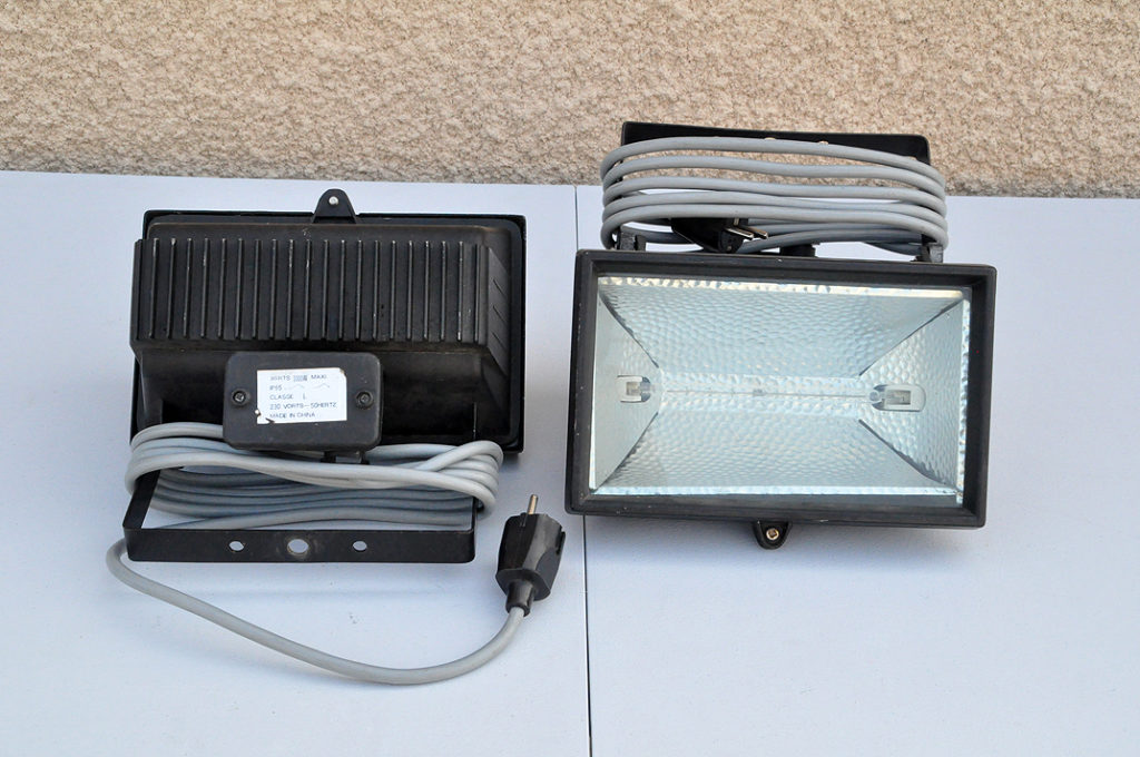 Projecteur Halogène étanche 1000 W – LAVAUR AUDIO VISUEL SERVICE